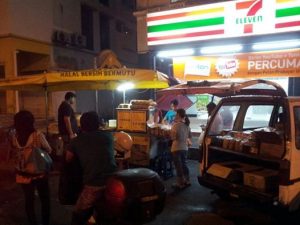 Burger stalls and 7-Eleven transformation - Mini Me Insights