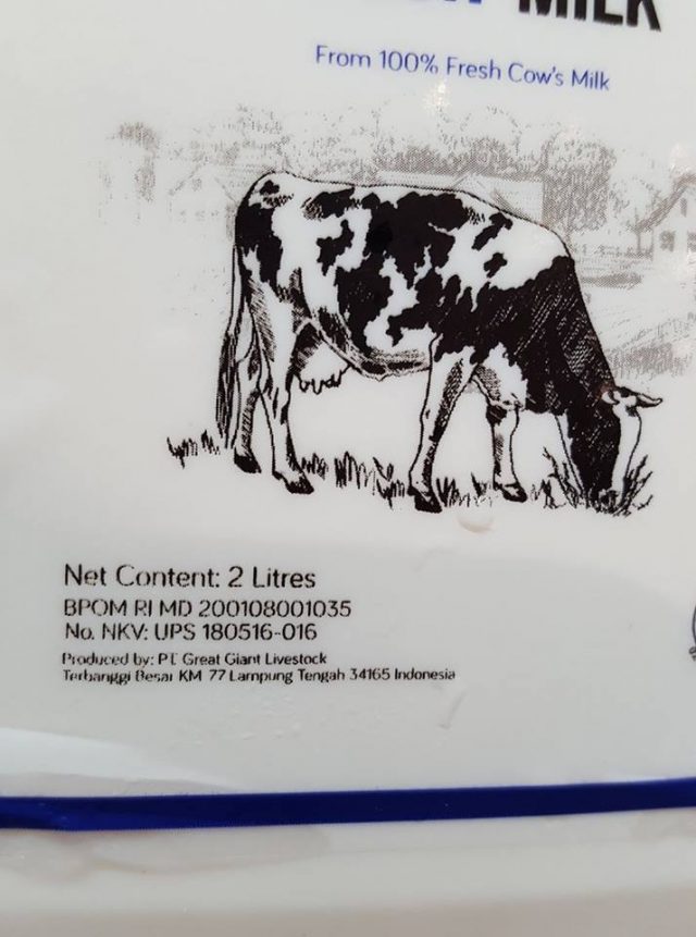 A look at Hometown pasteurised fresh milk from Great Giant Livestock ...