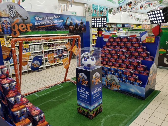 A look at FIFA World Cup displays of Carlsberg and Heineken - Mini Me ...