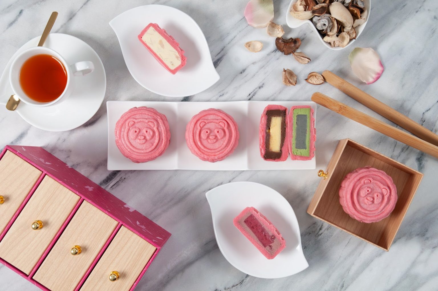 foodpanda x Pan Pacific x Hai Tien Lo Mooncakes - Mini Me Insights