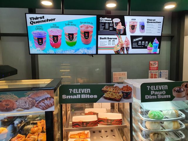 Let's take a tour of 7-Eleven Malaysia latest 7 Cafe format - Mini Me ...