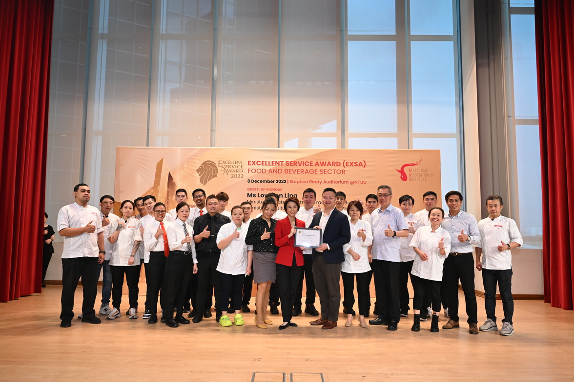 Saluting the Superstar of Singapore’s F&B industry service heroes at ...