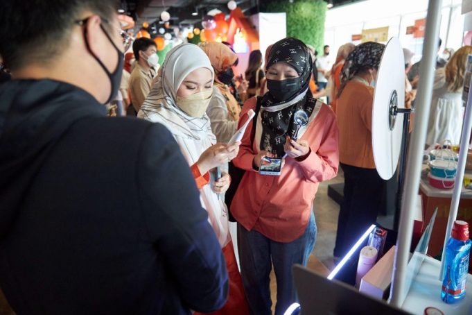 Malaysian Female Sellers Uplift Other Women on Shopee - Mini Me Insights