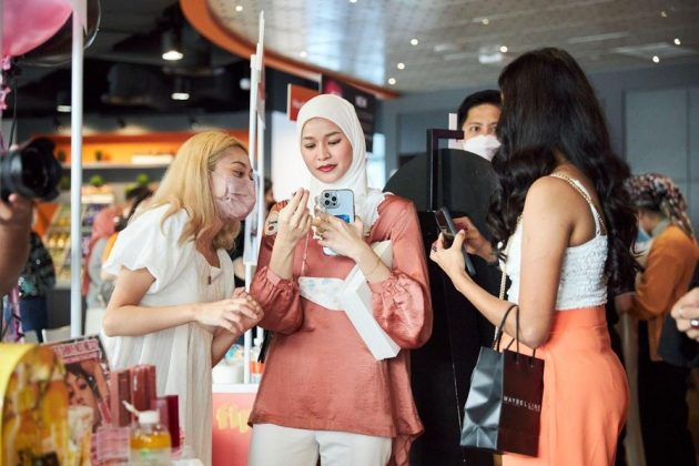 Malaysian Female Sellers Uplift Other Women on Shopee - Mini Me Insights