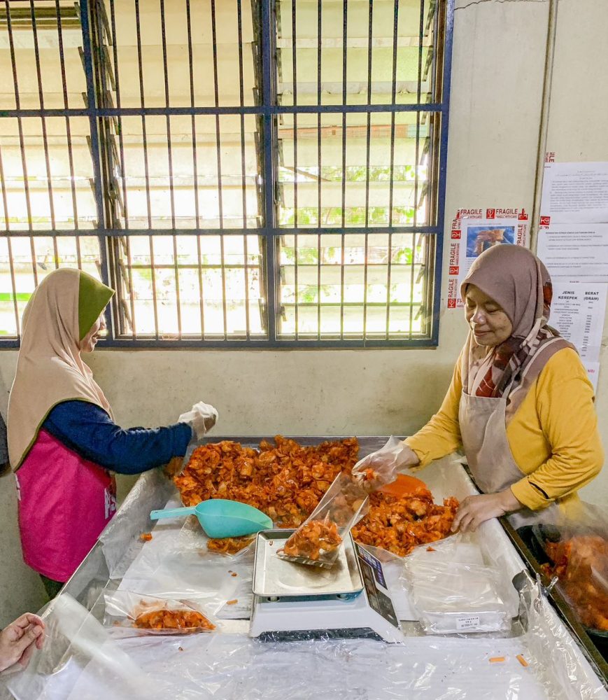 Shopee: Unearthing Hidden Gems, Upsizing Traditional Industries - Mini ...
