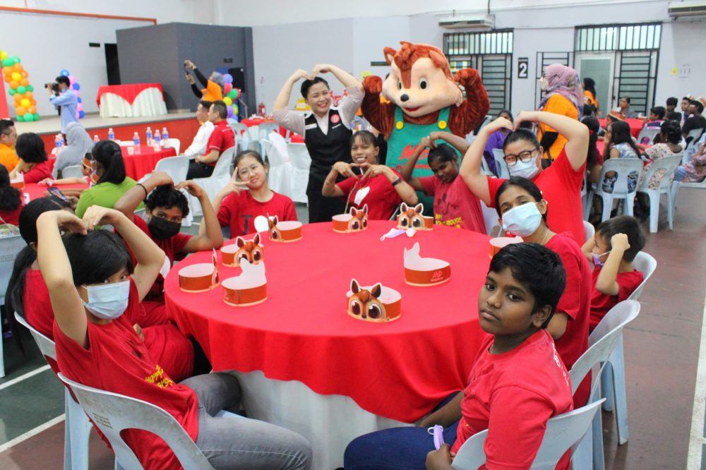 Marrybrown Charities Association Spreads Holiday Cheer with ...