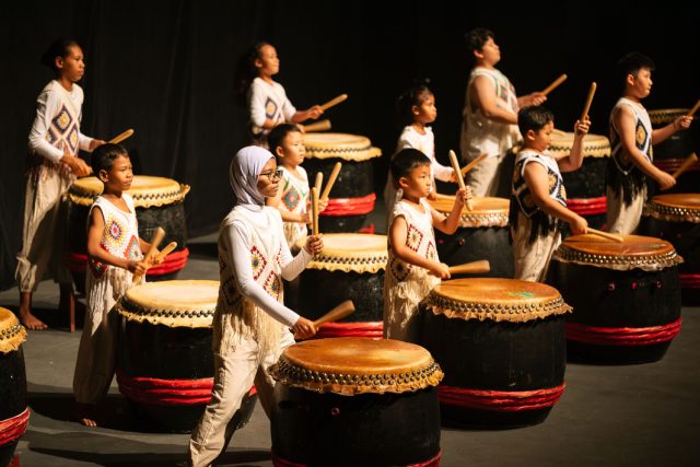 Hands Percussion Unveils Spectacular Blend of Traditional and ...