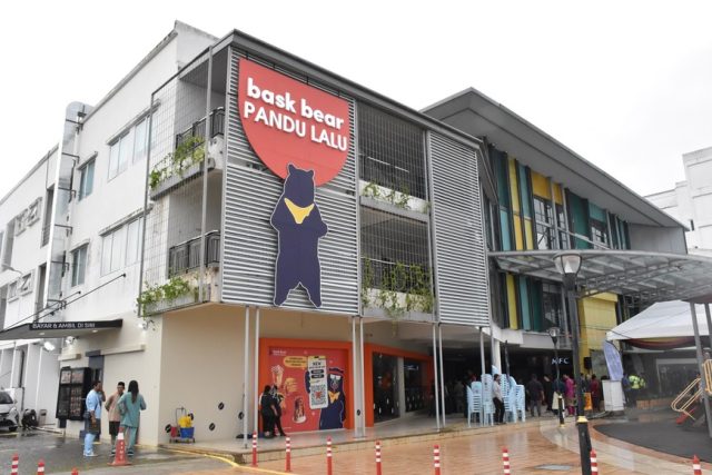 Sarawak Premier opens first Bask Bear drive-through in East Malaysia ...