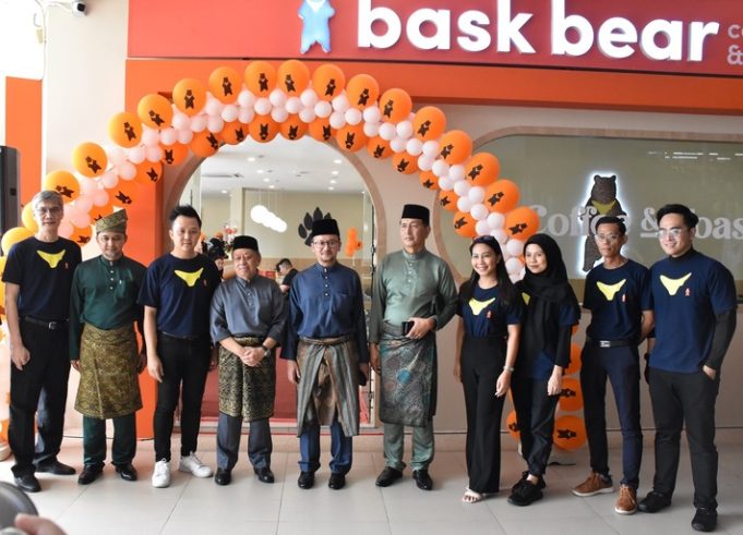 Sarawak Premier opens first Bask Bear drive-through in East Malaysia ...